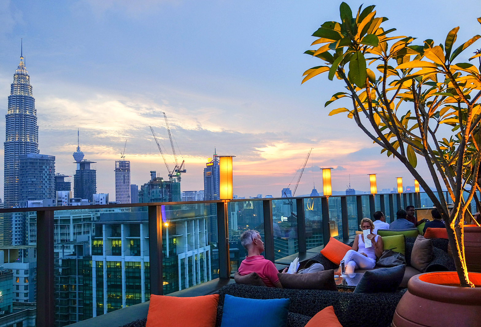 Sky Bar In Kl - VIEW Rooftop Bar in Kuala Lumpur- adding an elevated ...